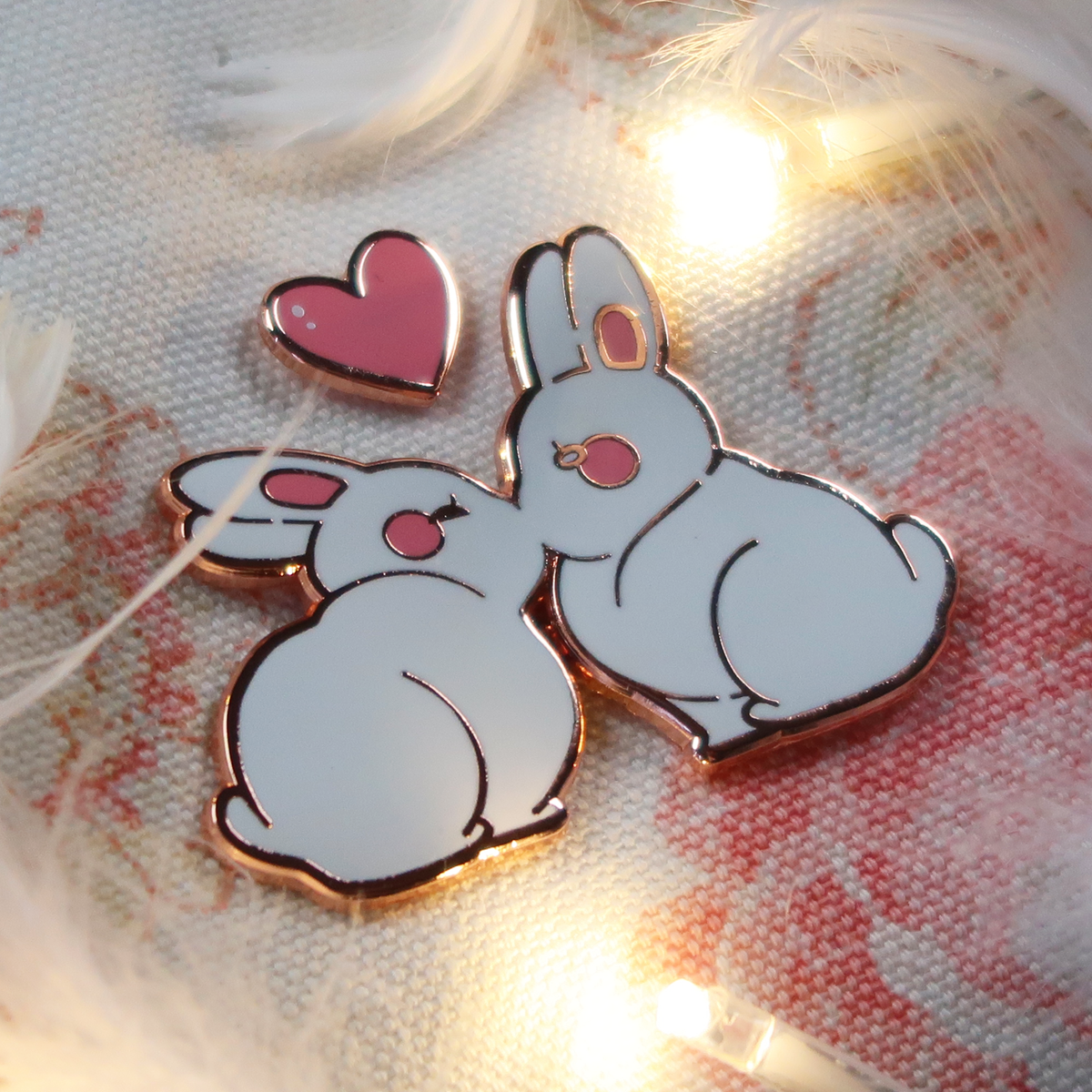 Kissing Buns - Valentine Love Buns | Enamel Pin – TheBunBunShop